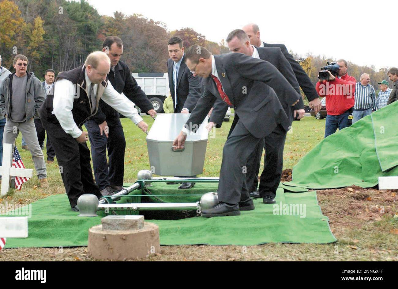Weatherly funeral director Philip Jeffries, at right in front, along ...