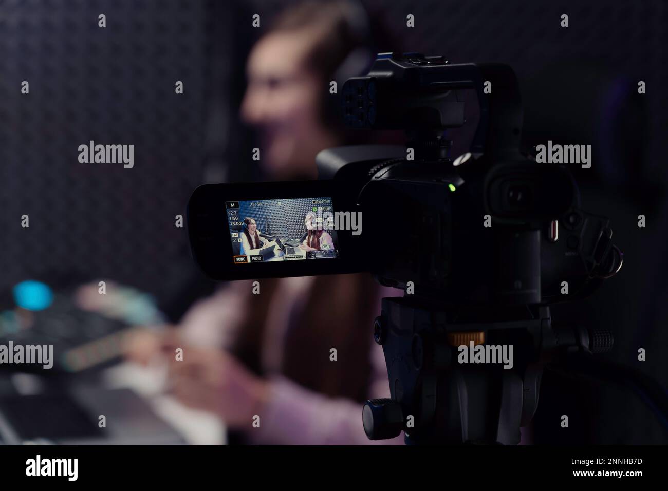 Host camera guest hi-res stock photography and images - Alamy