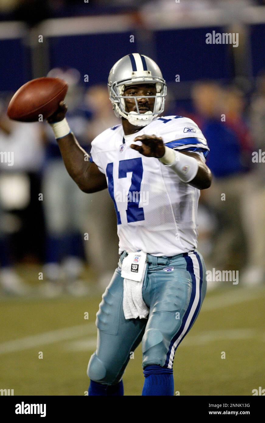 15 Sept 2003: QB Quincy Carter of the Dallas Cowboys prepares to throw ...