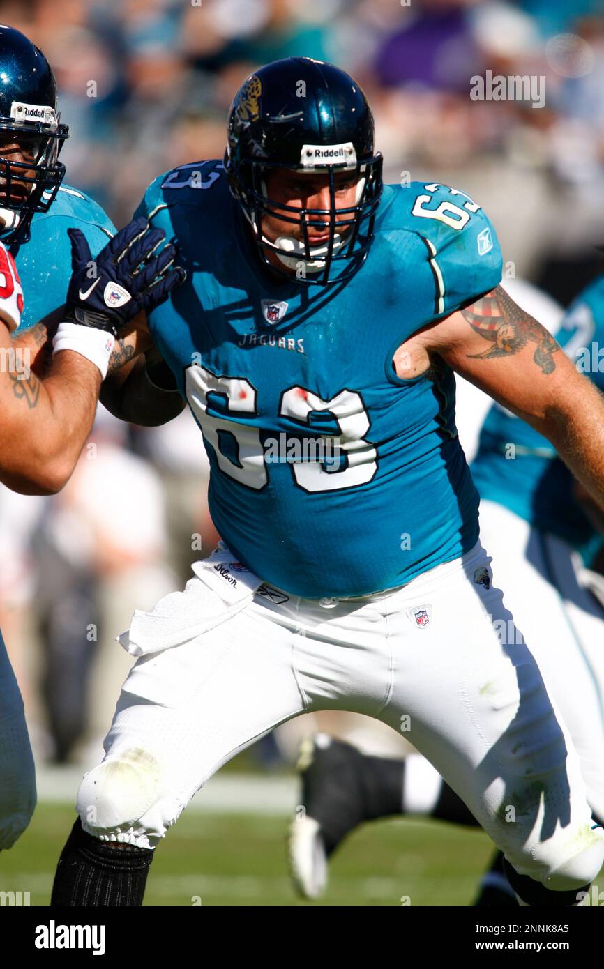 14 November 2010: Jaguars Center #63 Brad Meester defends his ...