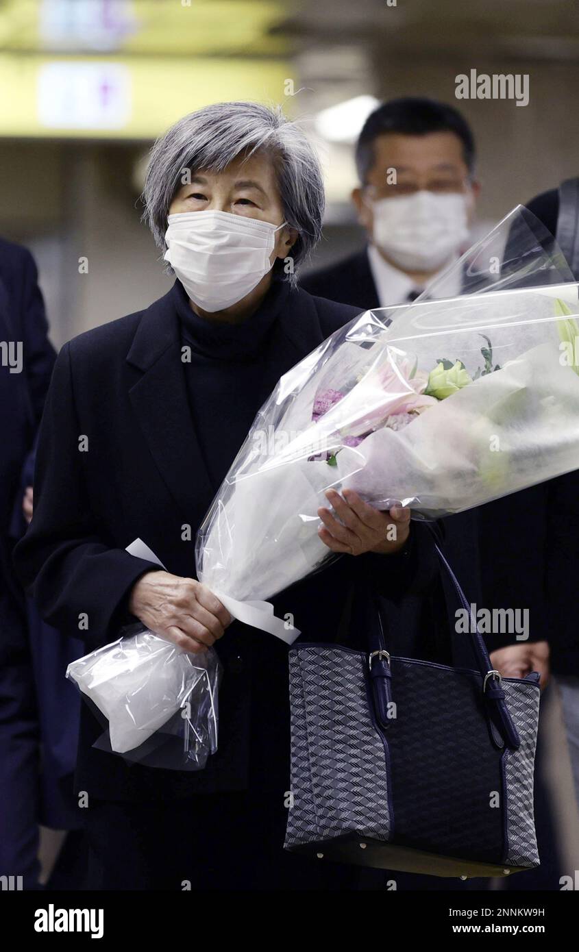 Shizue Takahashi visits the Kasumigaseki Station and offers flowers for her husband, then an ...