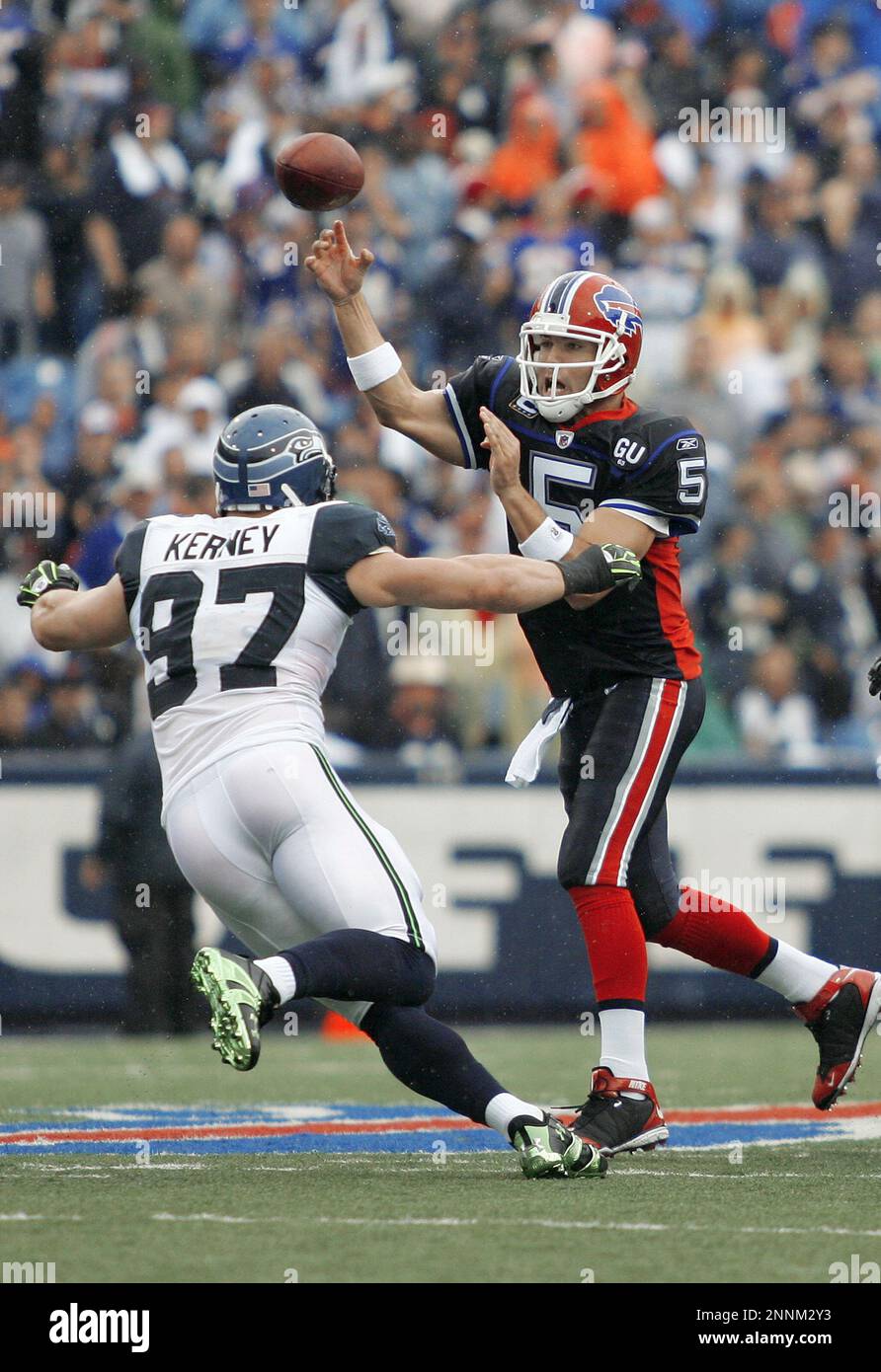 07 September 2008: Seattle Seahawks defensive end Patrick Kerney (97 ...