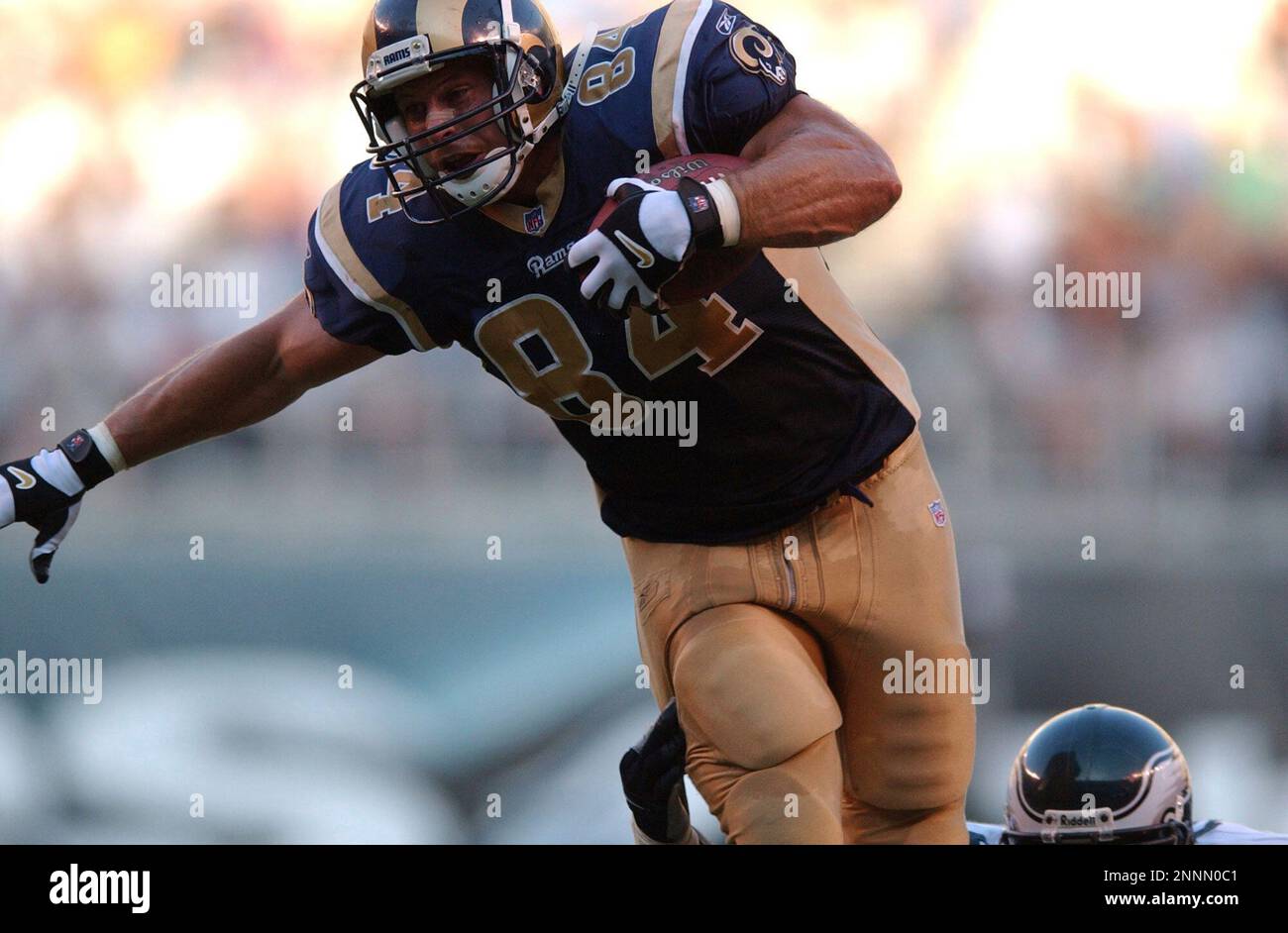 9 Sep 2001: Tight end Ernie Conwell of the St. Louis Rams with a ...