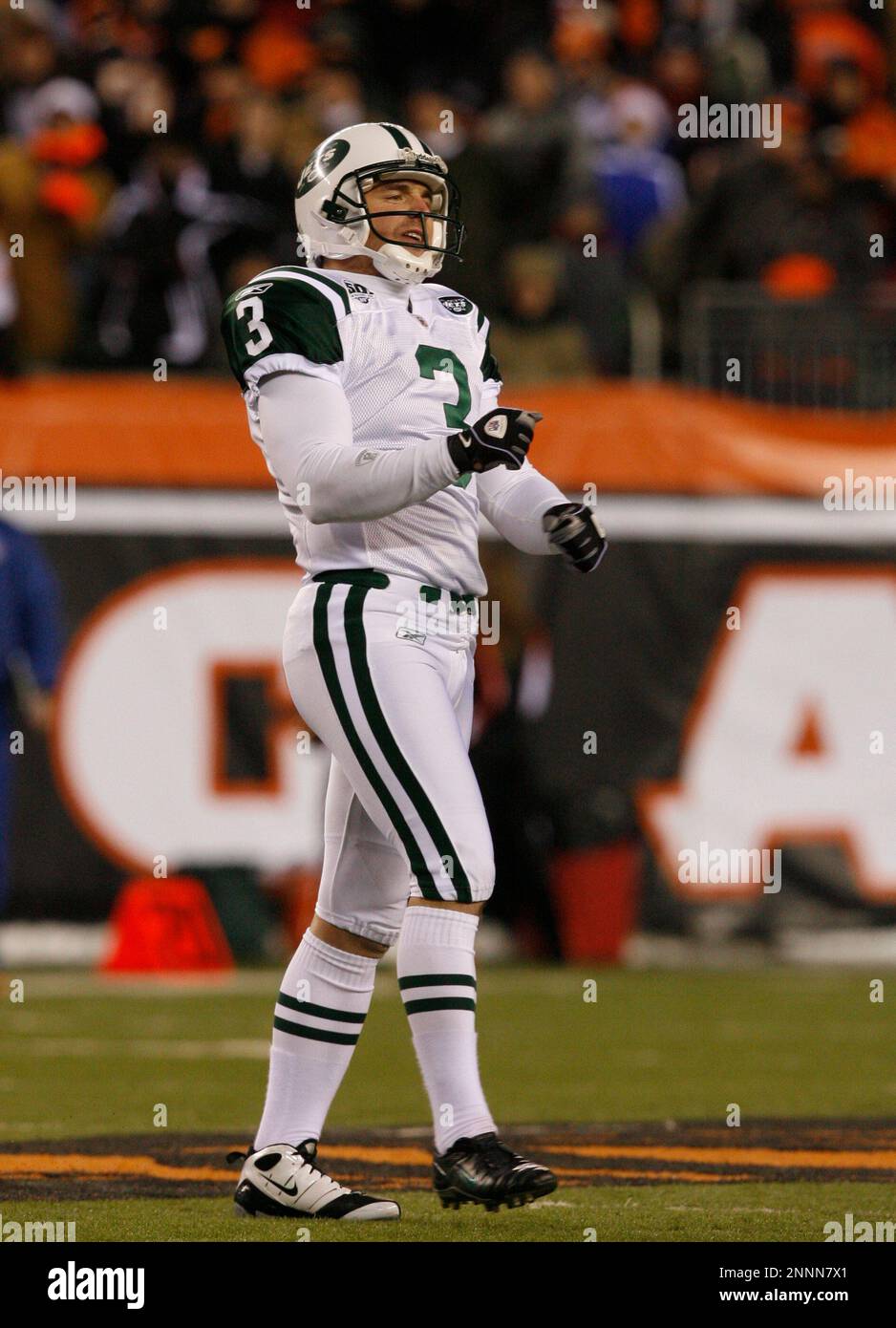 09 January 2010: New York Jets' kicker Jay Feely (3) against the ...