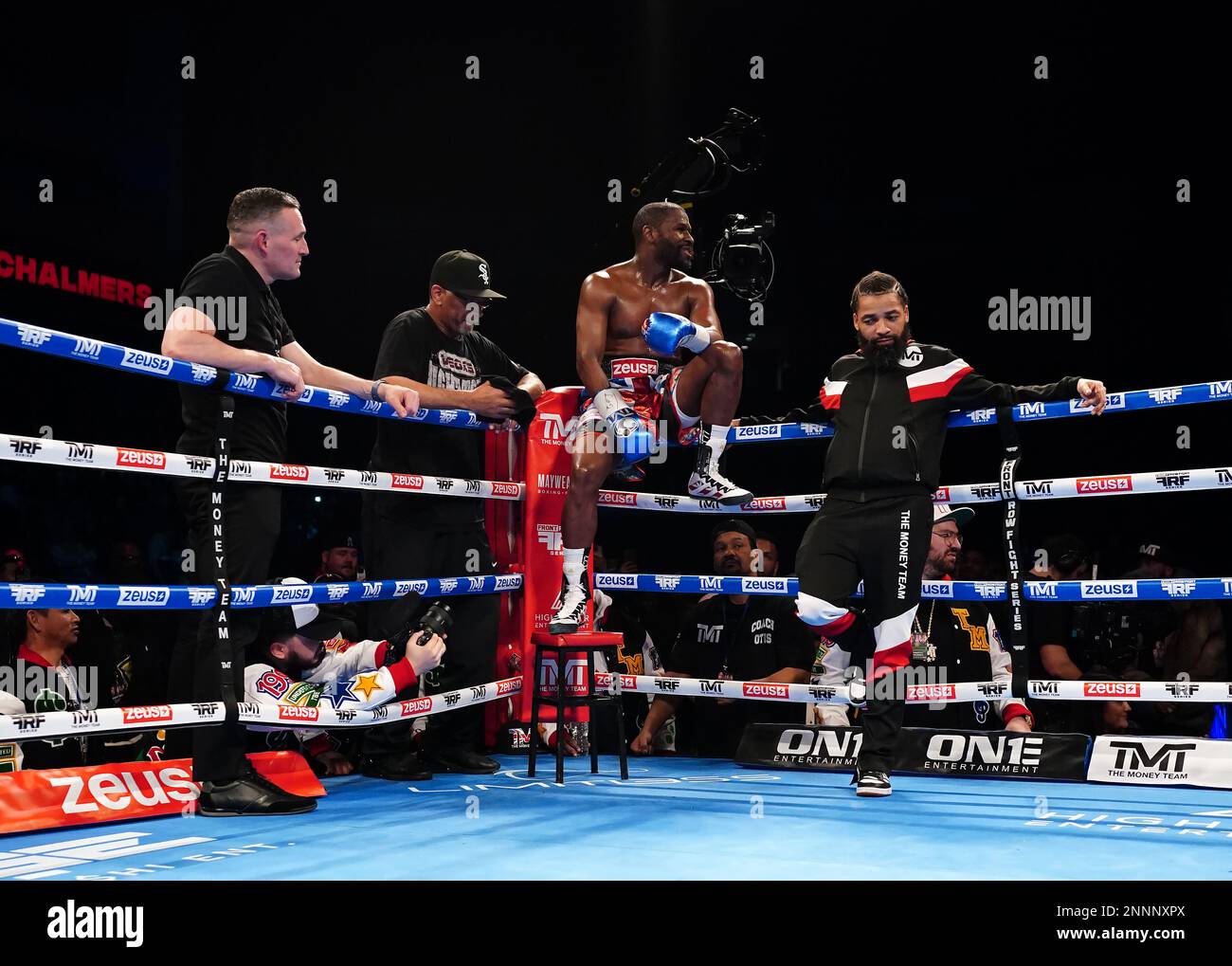 Floyd mayweather hi-res stock photography and images - Alamy