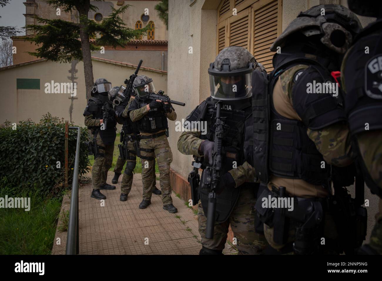 Members of the Special Intervention Group (GEI) of the Mossos d ...