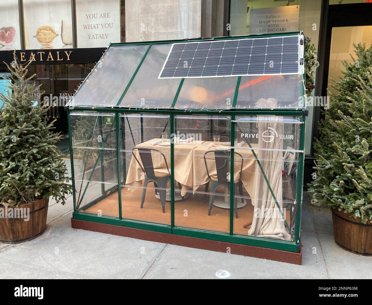 Photo by: STRF/STAR MAX/IPx 2021 3/3/21 Outdoor dining structures will ...