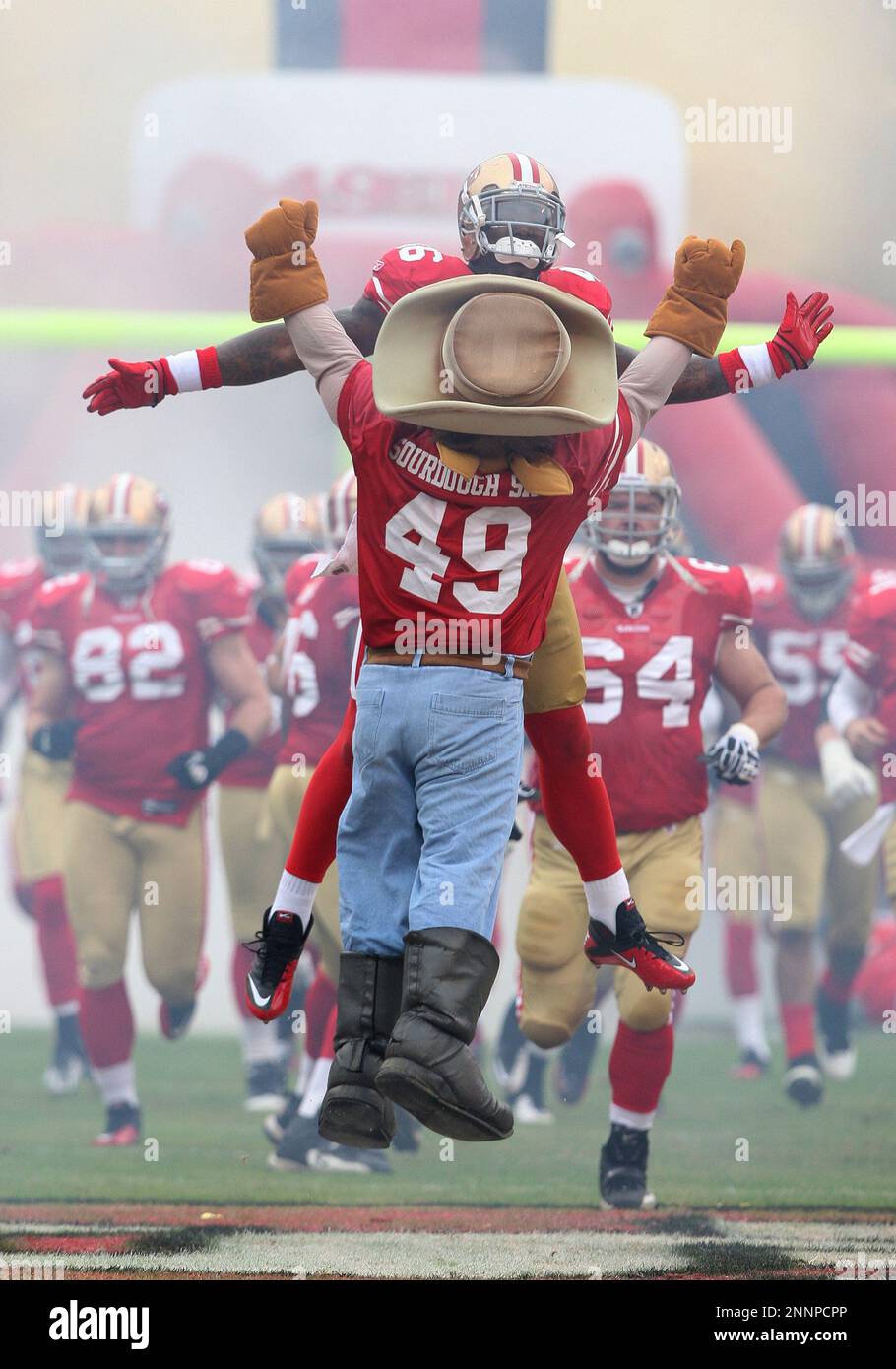 12 December 2010: San Francisco 49ers mascot Sourdough Sam and San ...