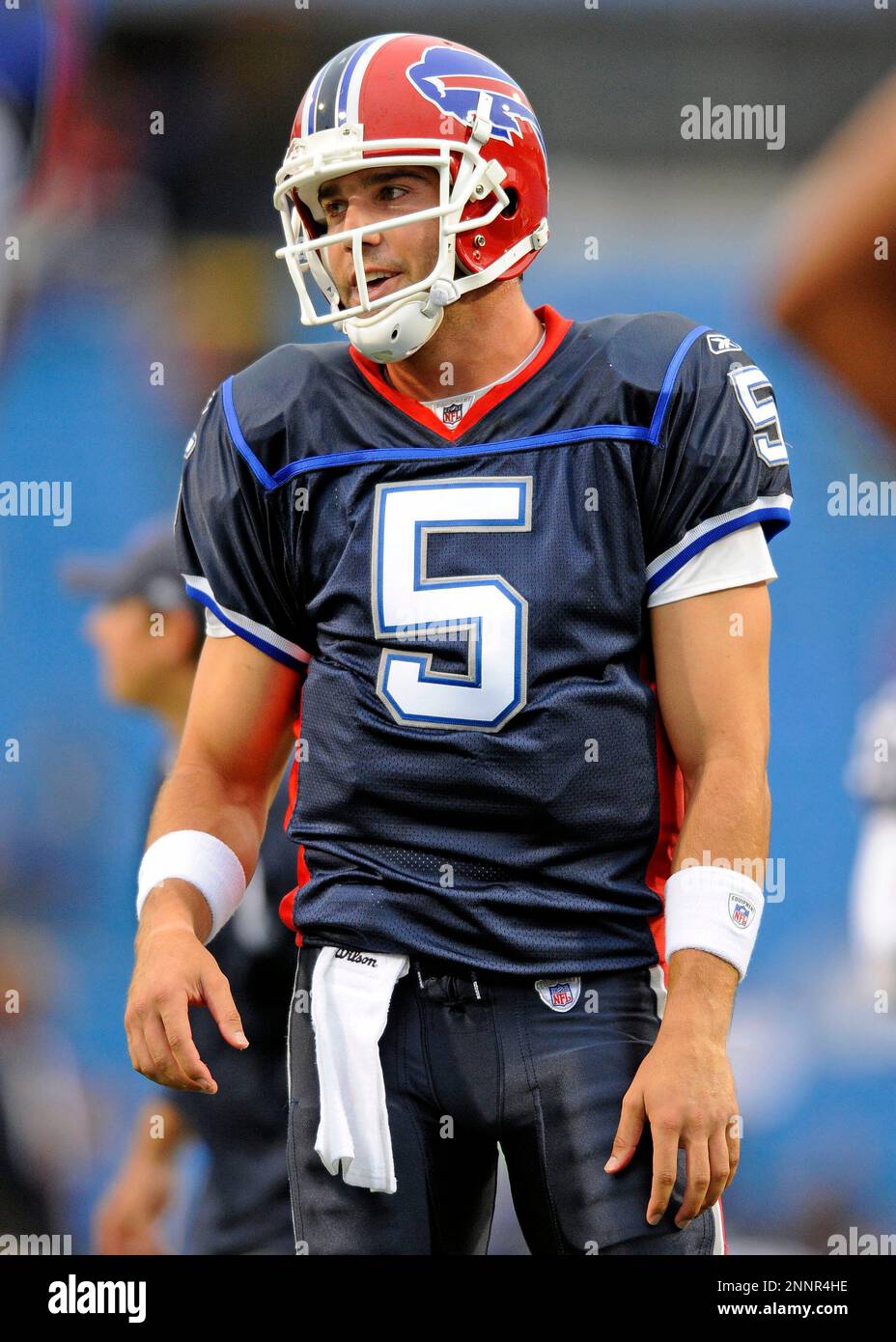 28 August 2008: Buffalo Bills' quarterback Trent Edwards warms up prior ...