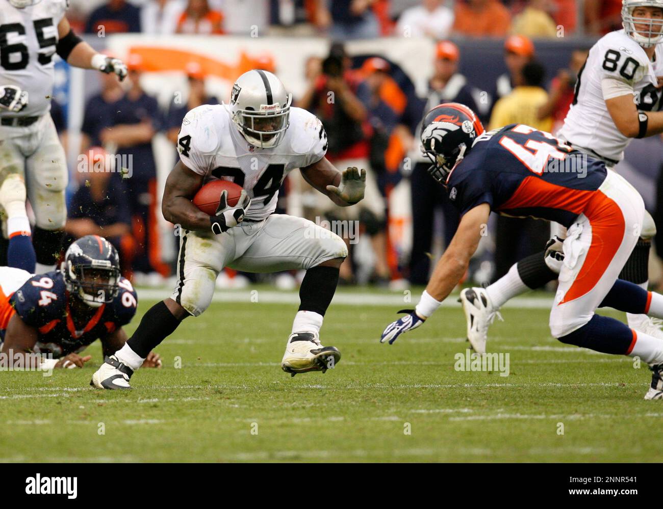 16 September 2007: Oakland Raiders running back LaMont Jordan #34 ...