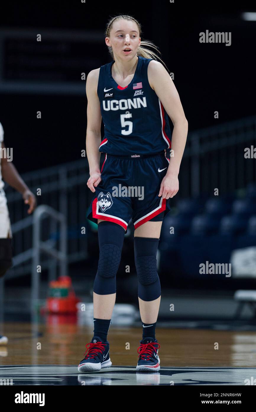 INDIANAPOLIS, IN - FEBRUARY 27: UConn Huskies guard Paige Bueckers (5 ...