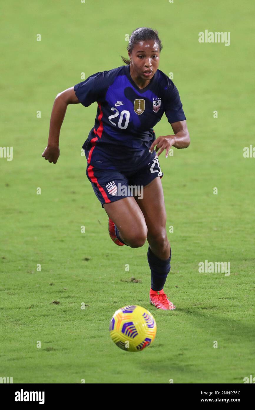 Margaret Purce (20) of United States plays against Argentina during the ...