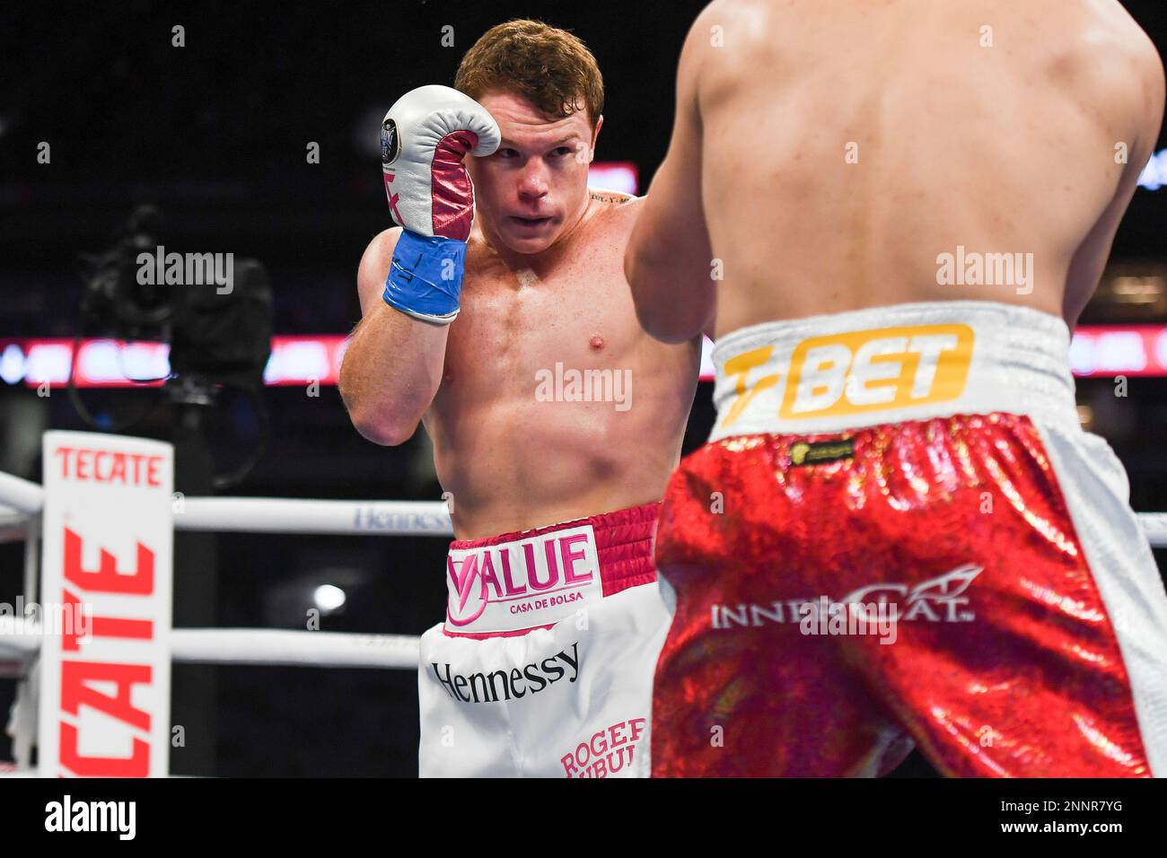 Boxer Saul "Canelo" Alvarez defends his title against Avni Yildirim ...