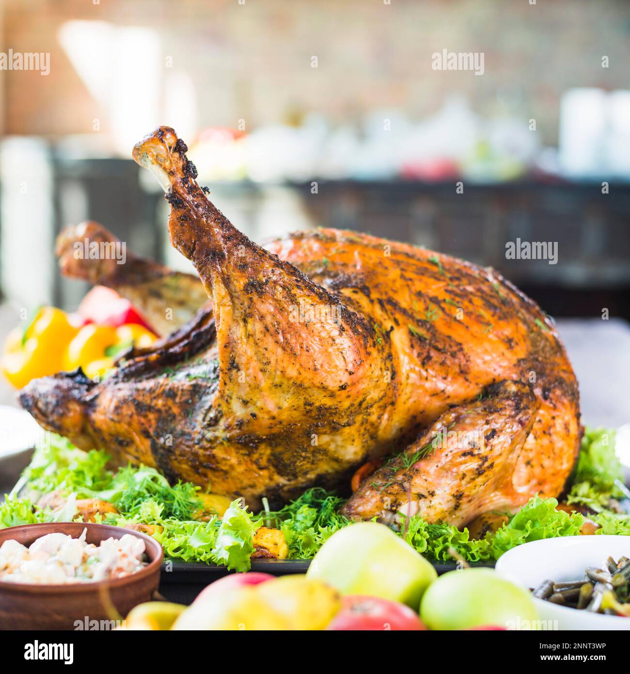 That feed table hi-res stock photography and images - Alamy
