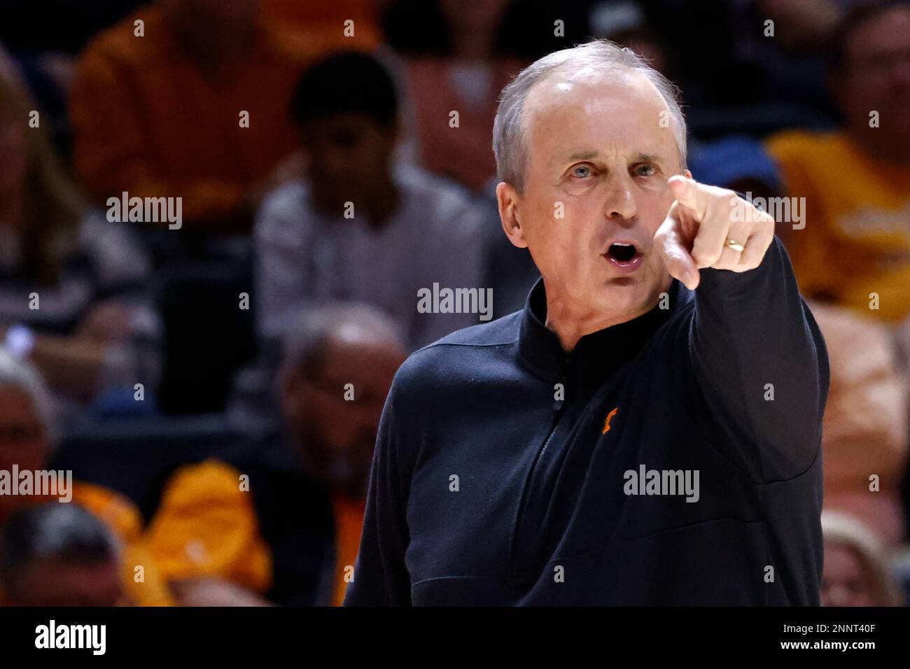 Tennessee coach Rick Barnes yells to players during the second half of ...