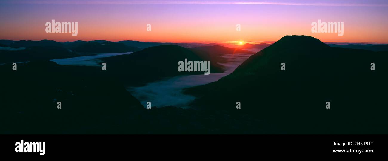 Sunrise over the Buachaille Etive Mor, Glen Coe, Scotland Stock Photo ...
