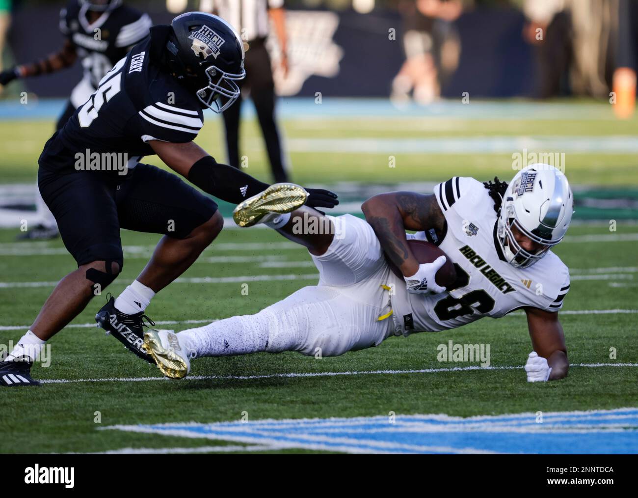 Team Gaither tight end Myles Wright (86) of Morgan State makes a catch ...