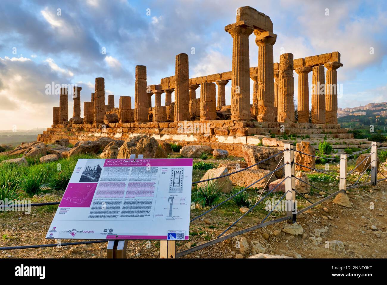 Temple of Juno (Tempio di Giunone) Hera. Valle dei Templi (Valley of ...