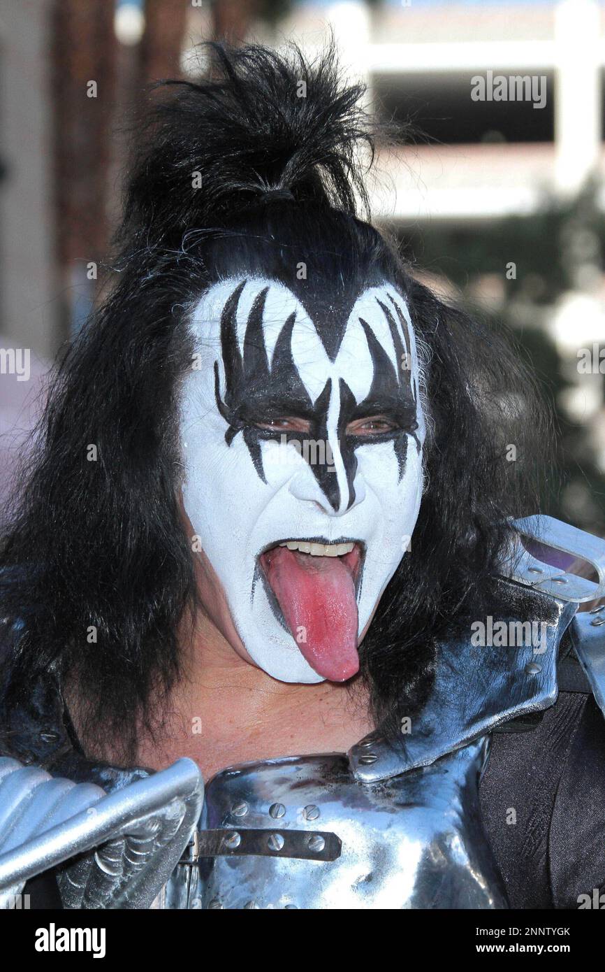 Photo by: Quasar/STAR MAX/IPx 2021 2/20/20 Gene Simmons buys $300,000 ...