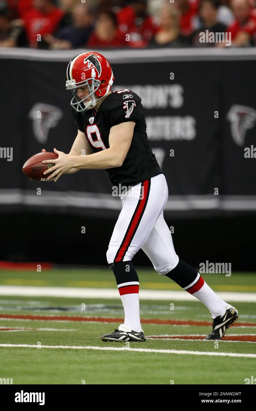 29 November 2009: Atlanta Falcons punter Michael Koenen (9) punts in ...