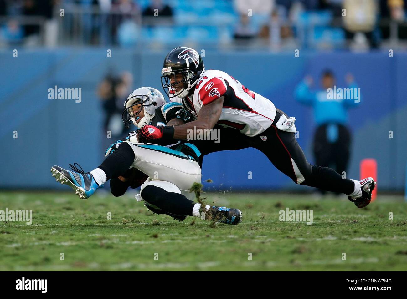 11 November 2007: Carolina Panthers wide receiver Steve Smith (89) is ...