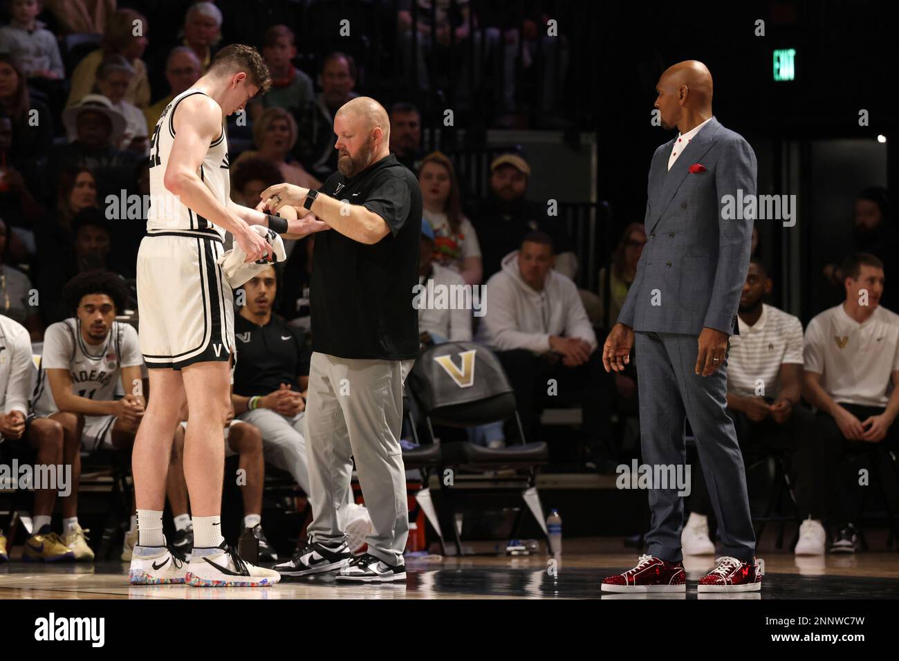 NASHVILLE, TN - FEBRUARY 25: Vanderbilt Commodores forward Liam Robbins ...