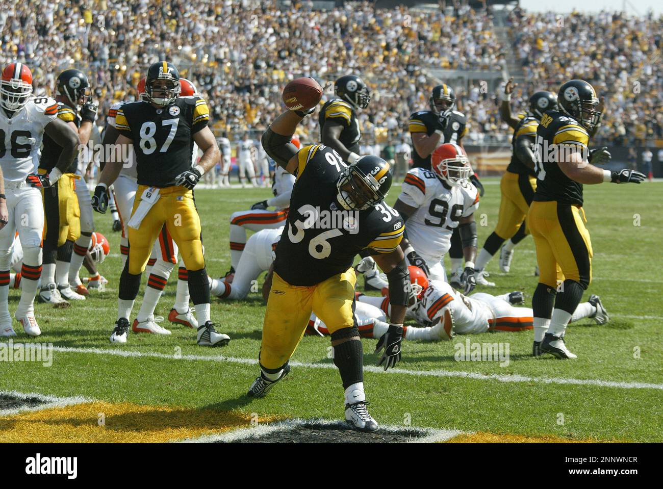 29 Sept 2002: Jerome Bettis of the Pittsburgh Steelers spikes the football after scoring a ...