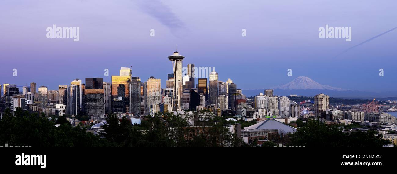 Skyscraper skyline at sunset, Seattle, Washington State, USA Stock ...