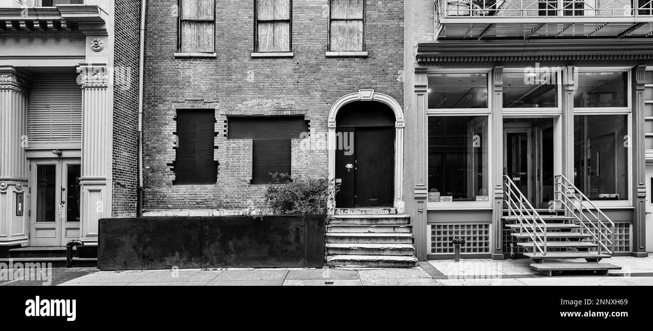 New building on street Black and White Stock Photos & Images - Alamy