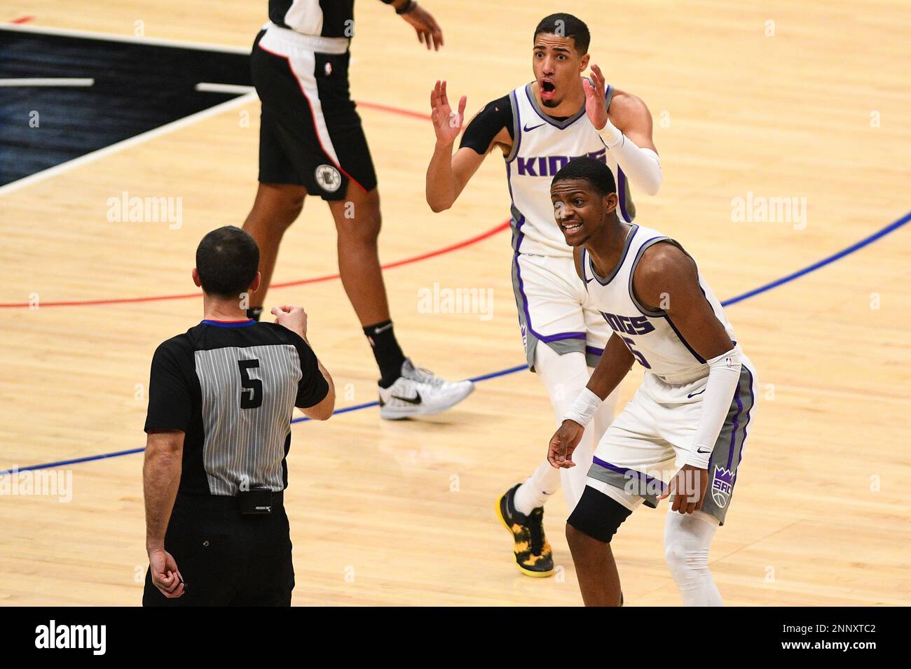 LOS ANGELES, CA - FEBRUARY 07: Sacramento Kings Guard Tyrese Haliburton (0) and Sacramento Kings ...