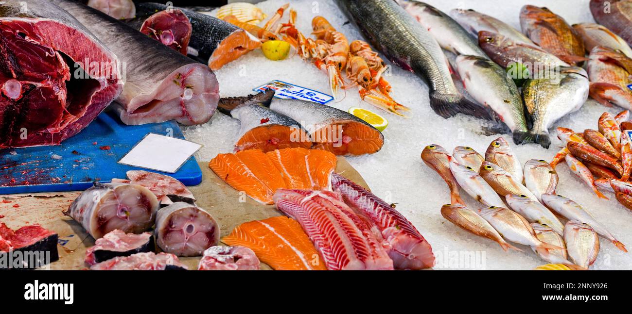 Fresh fish market hi-res stock photography and images - Alamy