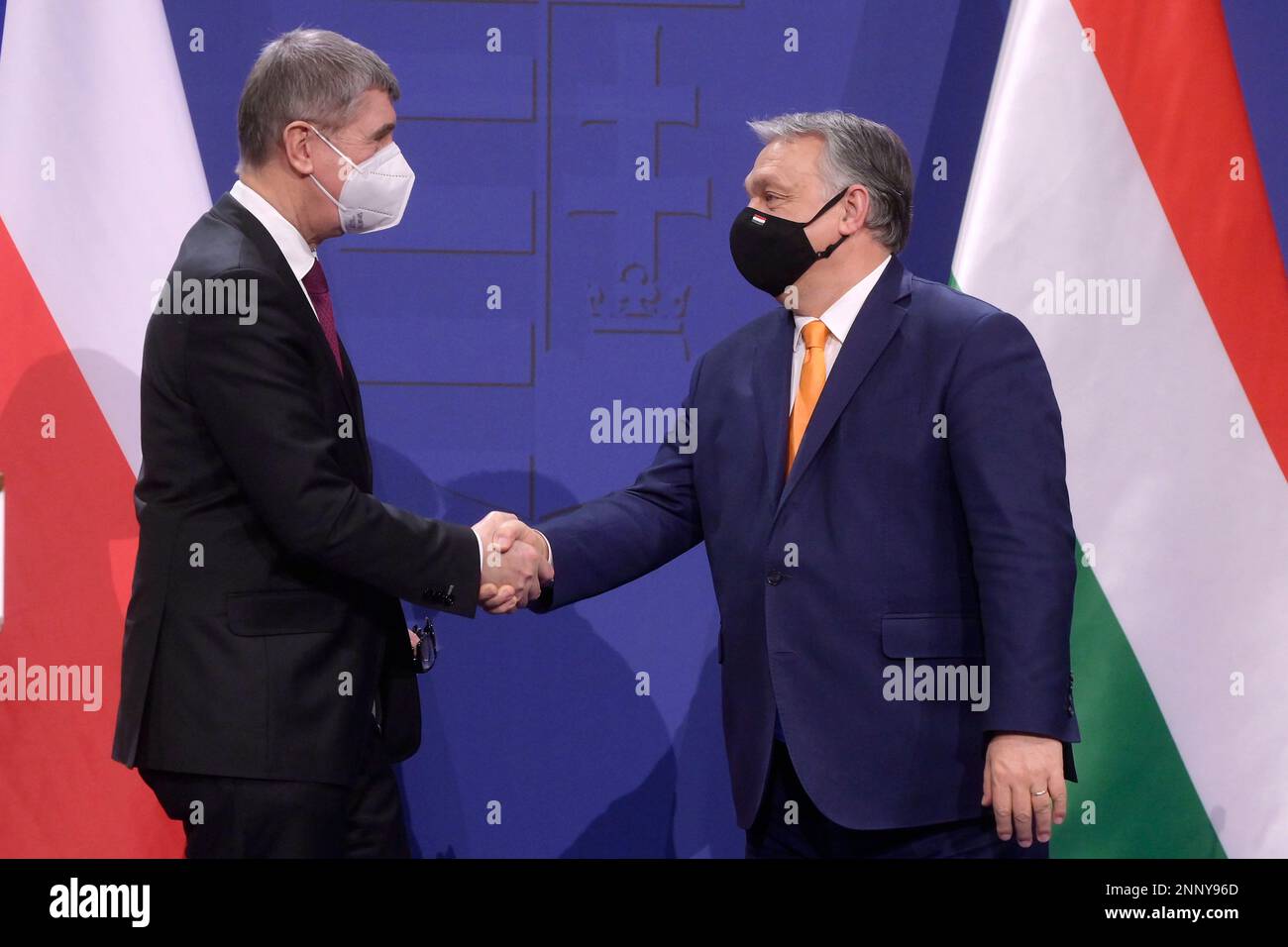 Hungarian Prime Minister Viktor Orban, right, and his Czech counterpart ...