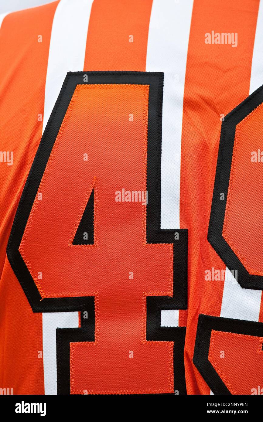 25 October 2009: The officials wore throwback uniforms during the San ...