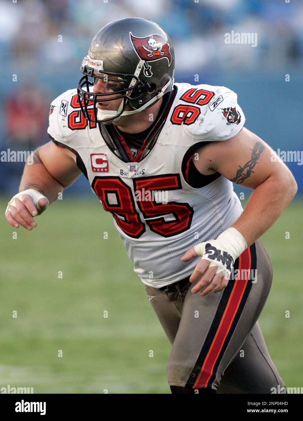30 September 2007: Tampa Bay Buccaneer Chris Hovan during the game ...
