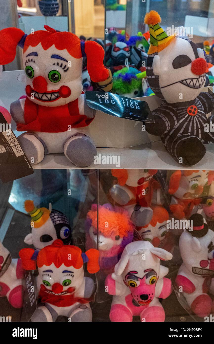 photos from a day browsing at the Coronado Center Shopping Mall ...