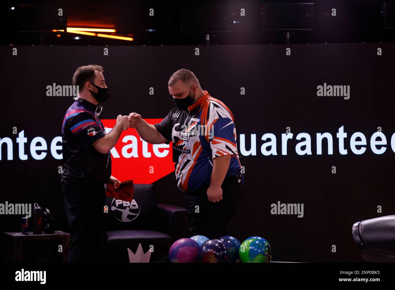 Kris Koeltzow congradulates Anthony Simonsen, left, on his win during ...
