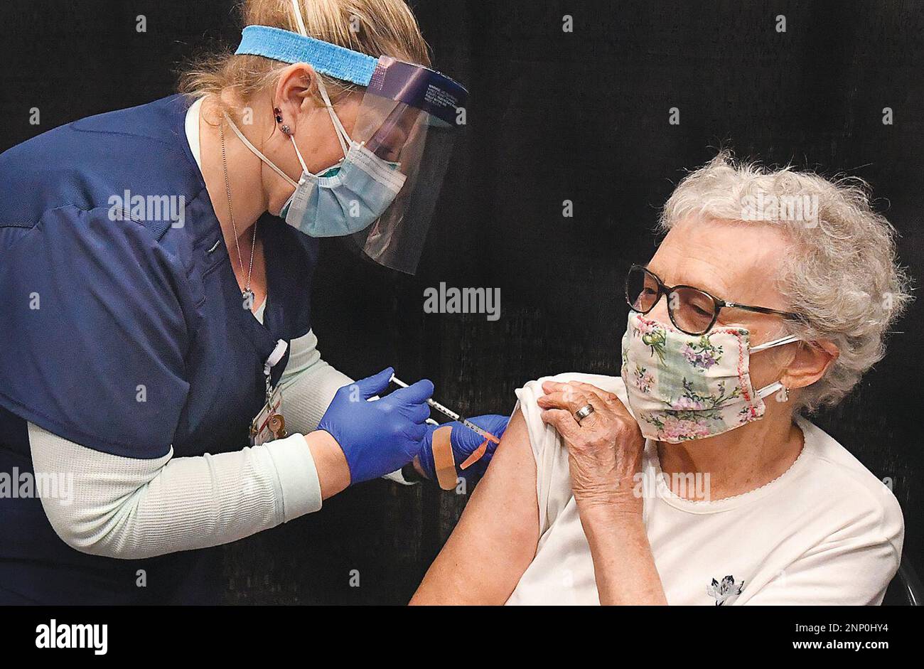 Yuma Regional Medical Center registered nurse Candace Manville, left ...