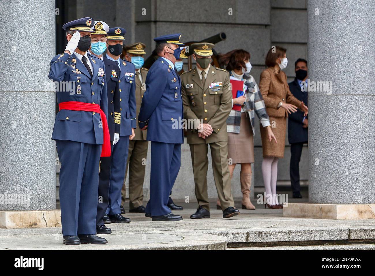 The former Chief of Defence Staff (Jemad), Miguel Ángel Villarroya (1l ...