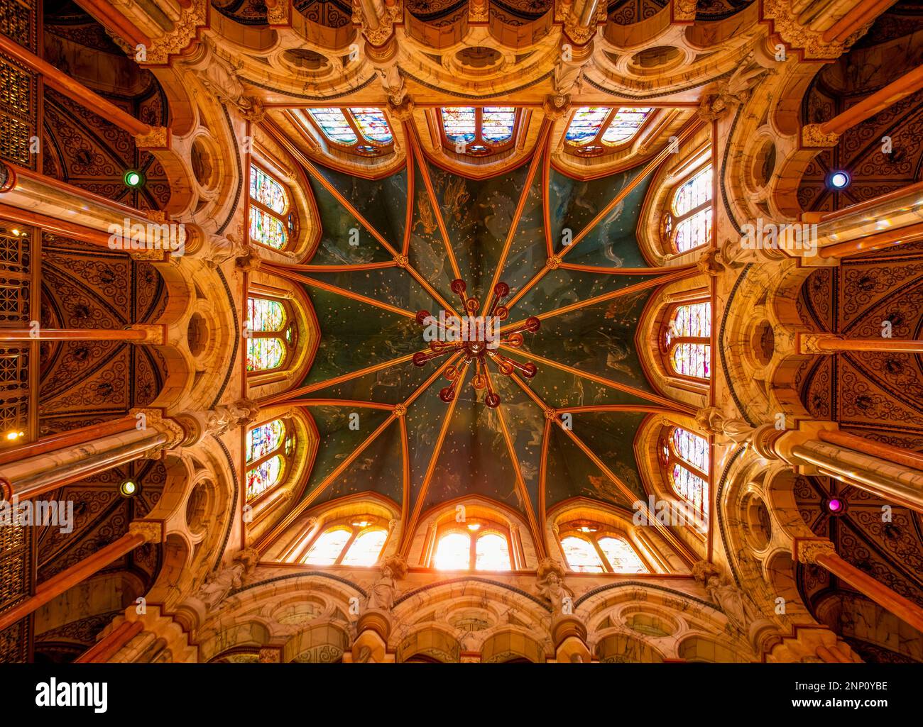 Castle arch hi-res stock photography and images - Alamy