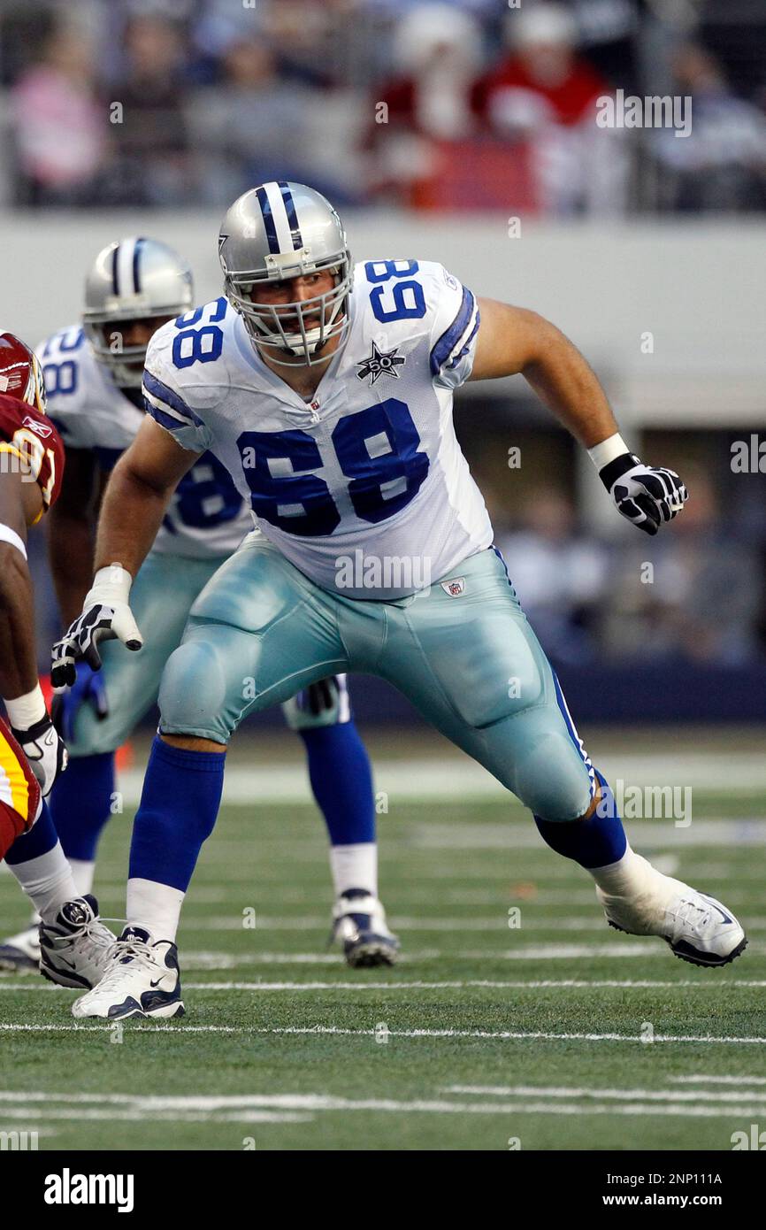 19 December 2010: Cowboys offensive lineman Doug Free sets up to pass ...