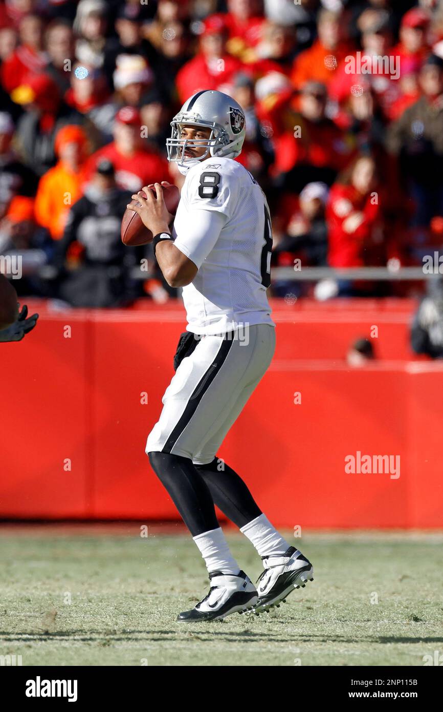 02 January 2011: Raiders quarterback Jason Campbell looking downfield ...
