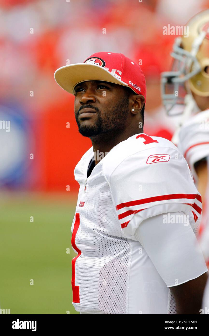 26 September 2010: 49ers quarterback Troy Smith looks up at the stadium ...