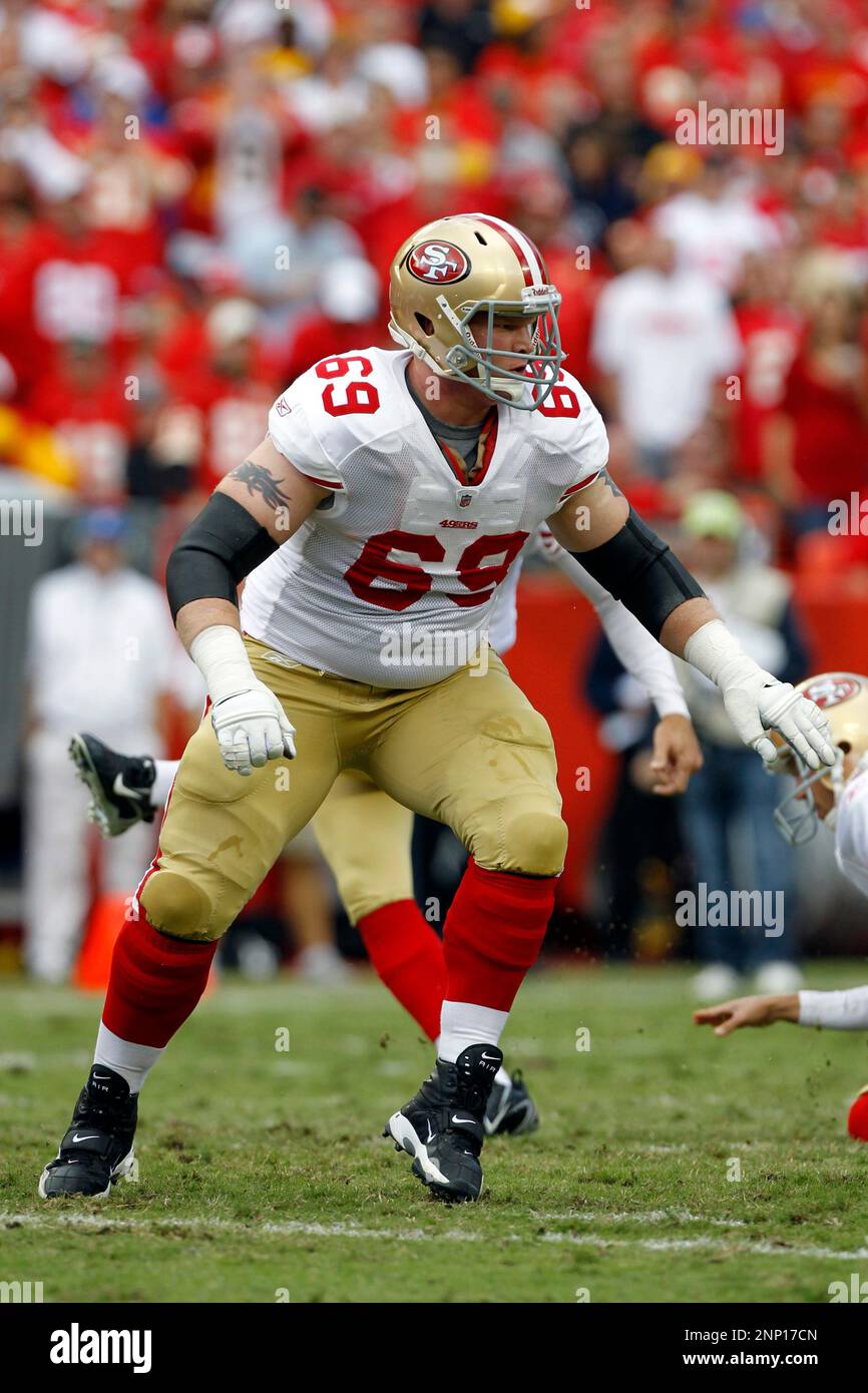 26 September 2010: 49ers lineman Tony Wragge blocking. The Kansas City ...
