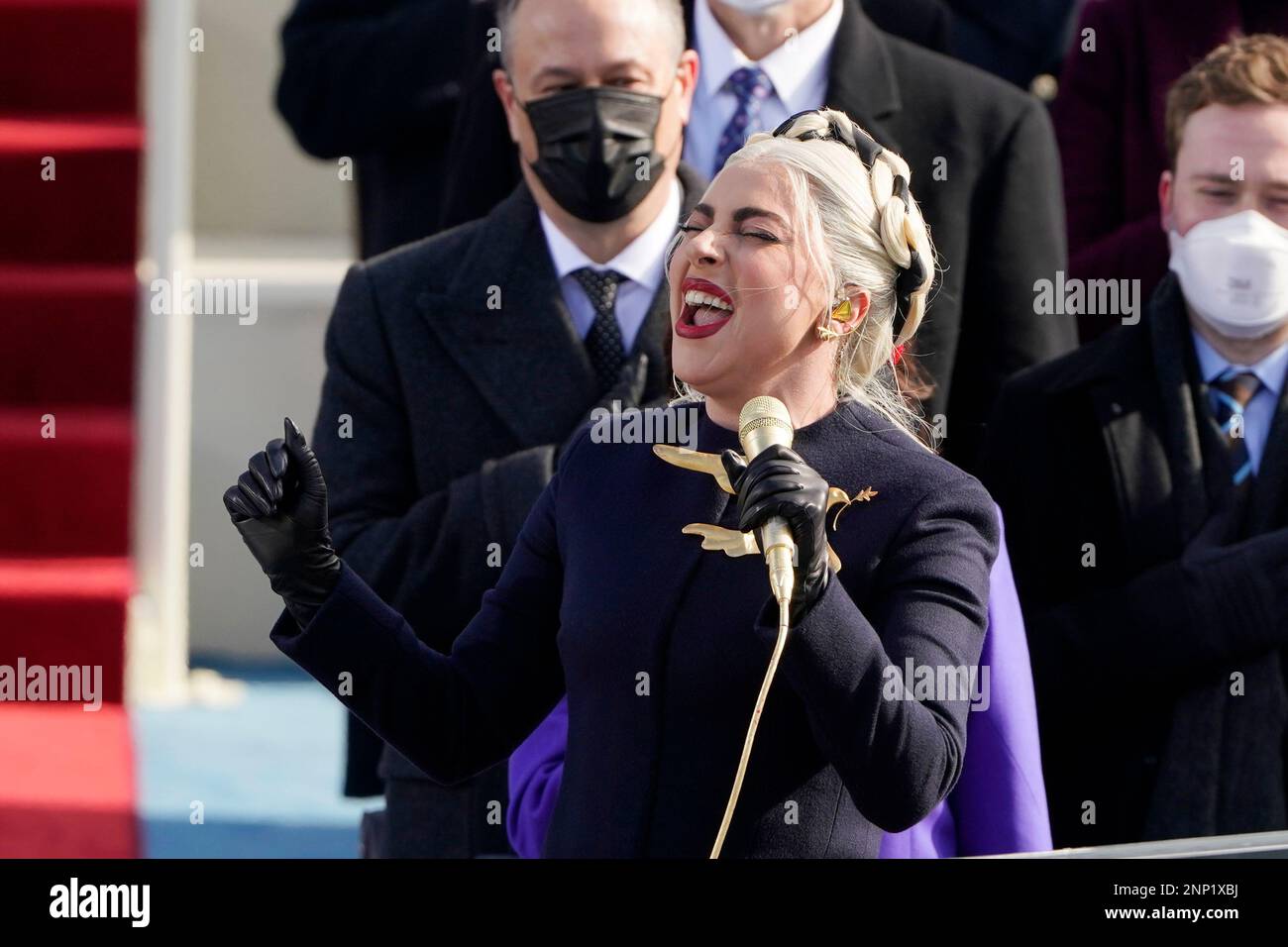 Lady Gaga sings the National Anthem during the 59th Presidential ...