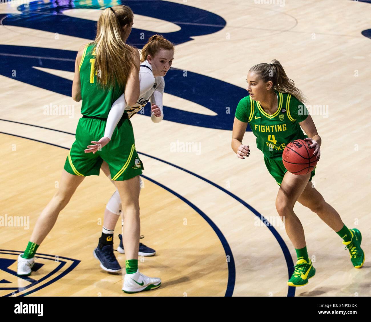 Jan 10, 2021 Berkeley, CA U.S.A. Oregon Ducks guard Jaz Shelley (4 ...