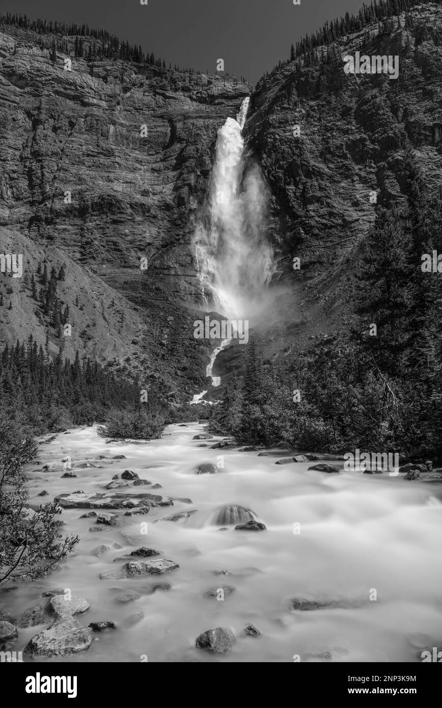 Takakkaw Falls, Columbia-Shuswap, British Columbia, Canada Stock Photo ...