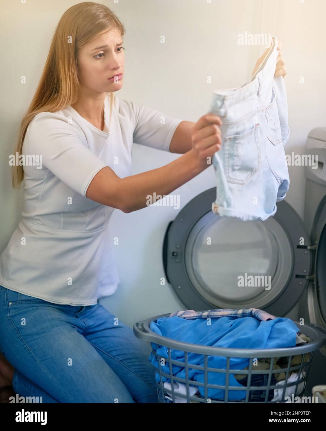 Shrunk people hi-res stock photography and images - Alamy