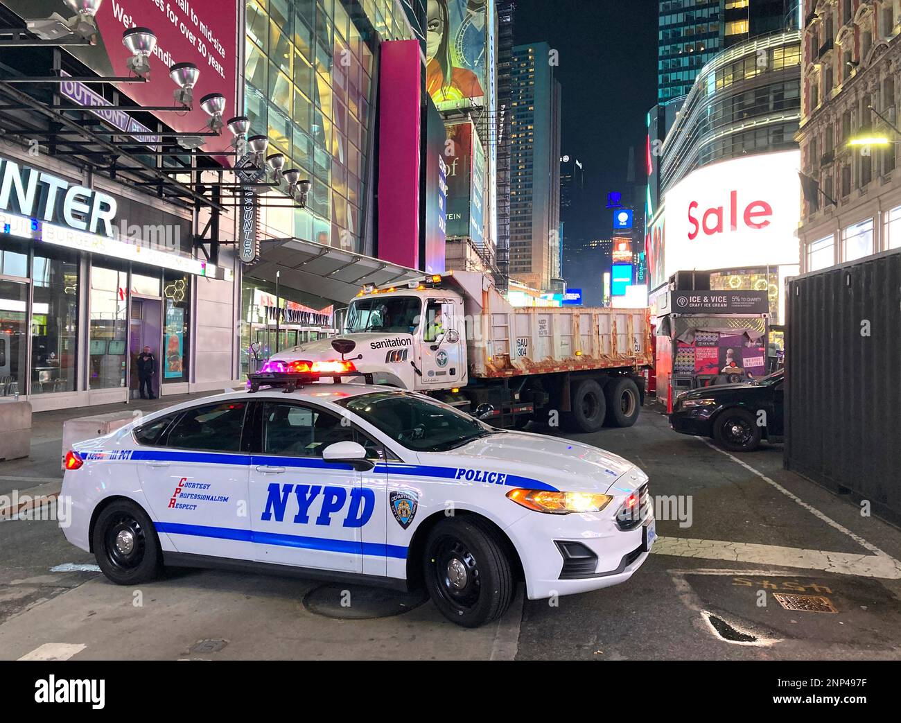Photo by: STRF/STAR MAX/IPx 2020 12/31/20 Atmosphere in New York City ...