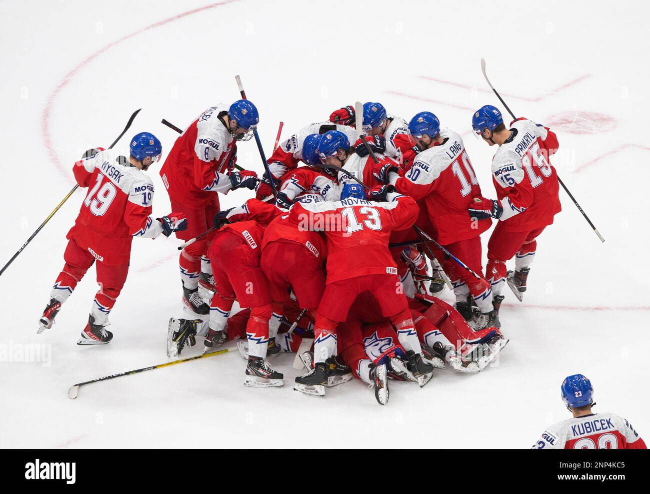 Czech Republic players celebrate their win over Russia in an IIHF World ...