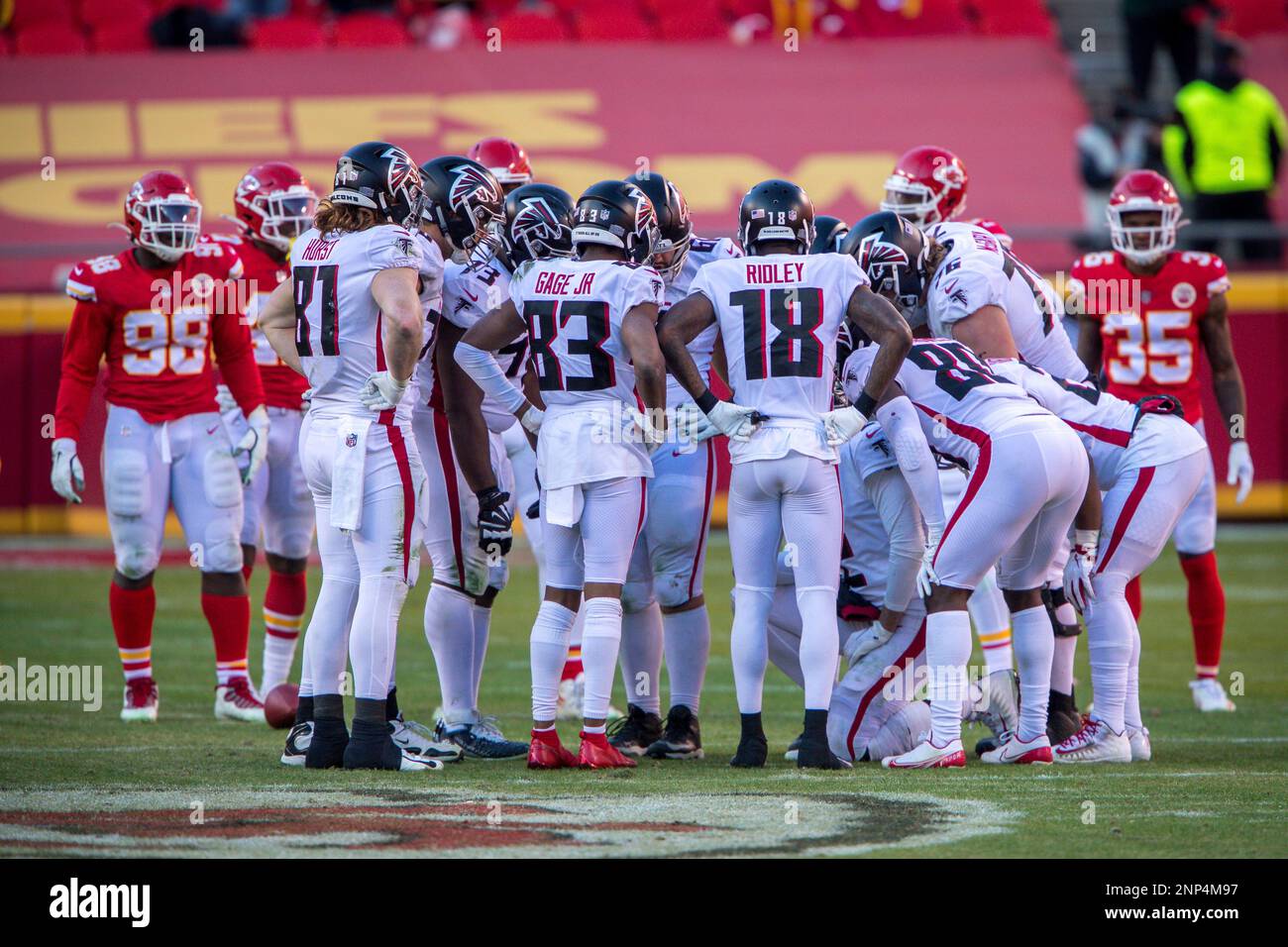 KANSAS CITY, MO - DECEMBER 27: Atlanta Falcons huddle during the second ...